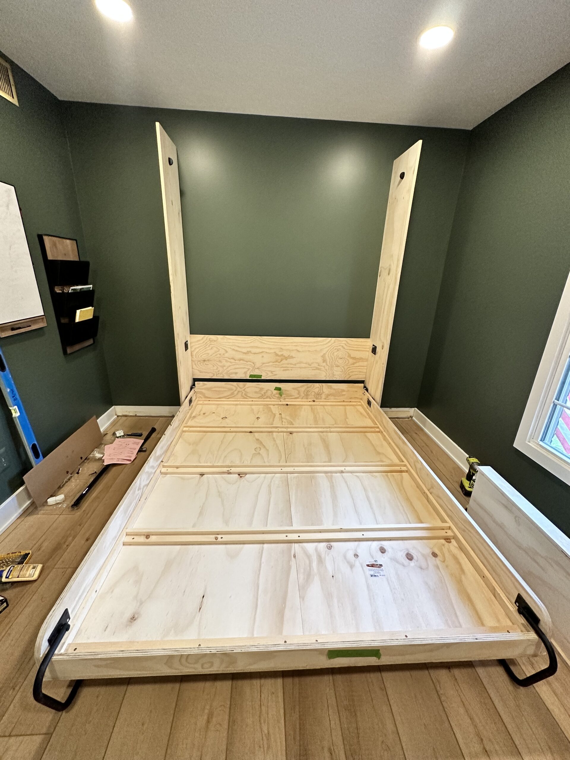 DIY Murphy Bed with Built-Ins - Newbuild Newlyweds