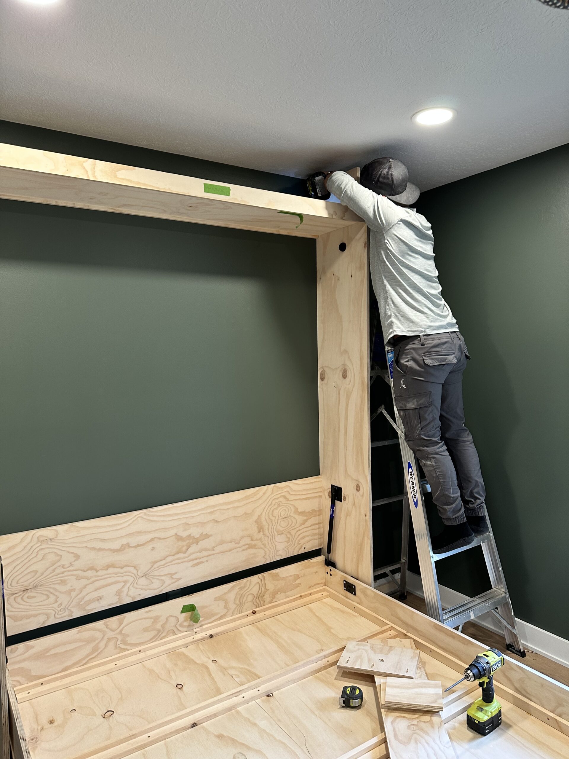 DIY Murphy Bed with Built-Ins - Newbuild Newlyweds
