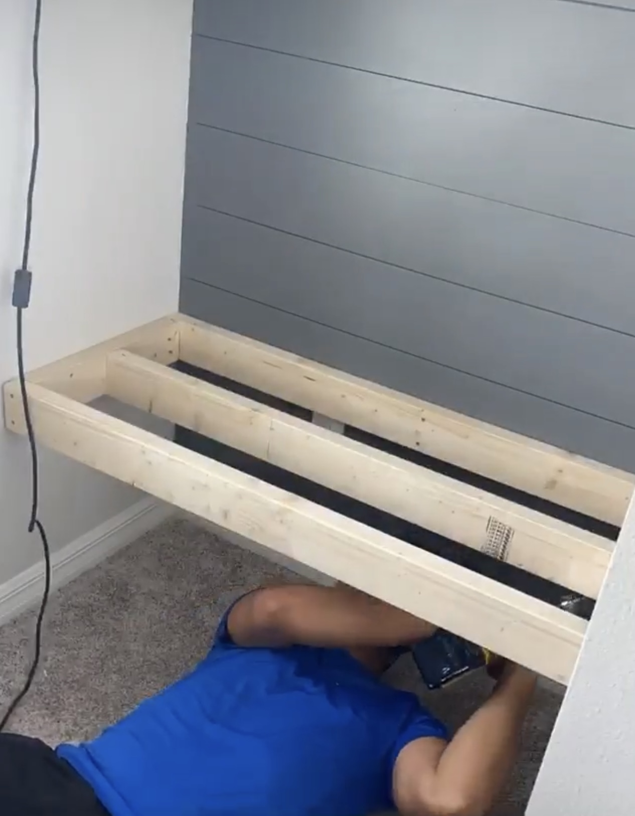 DIY Reading Nook Floating Bench - Newbuild Newlyweds