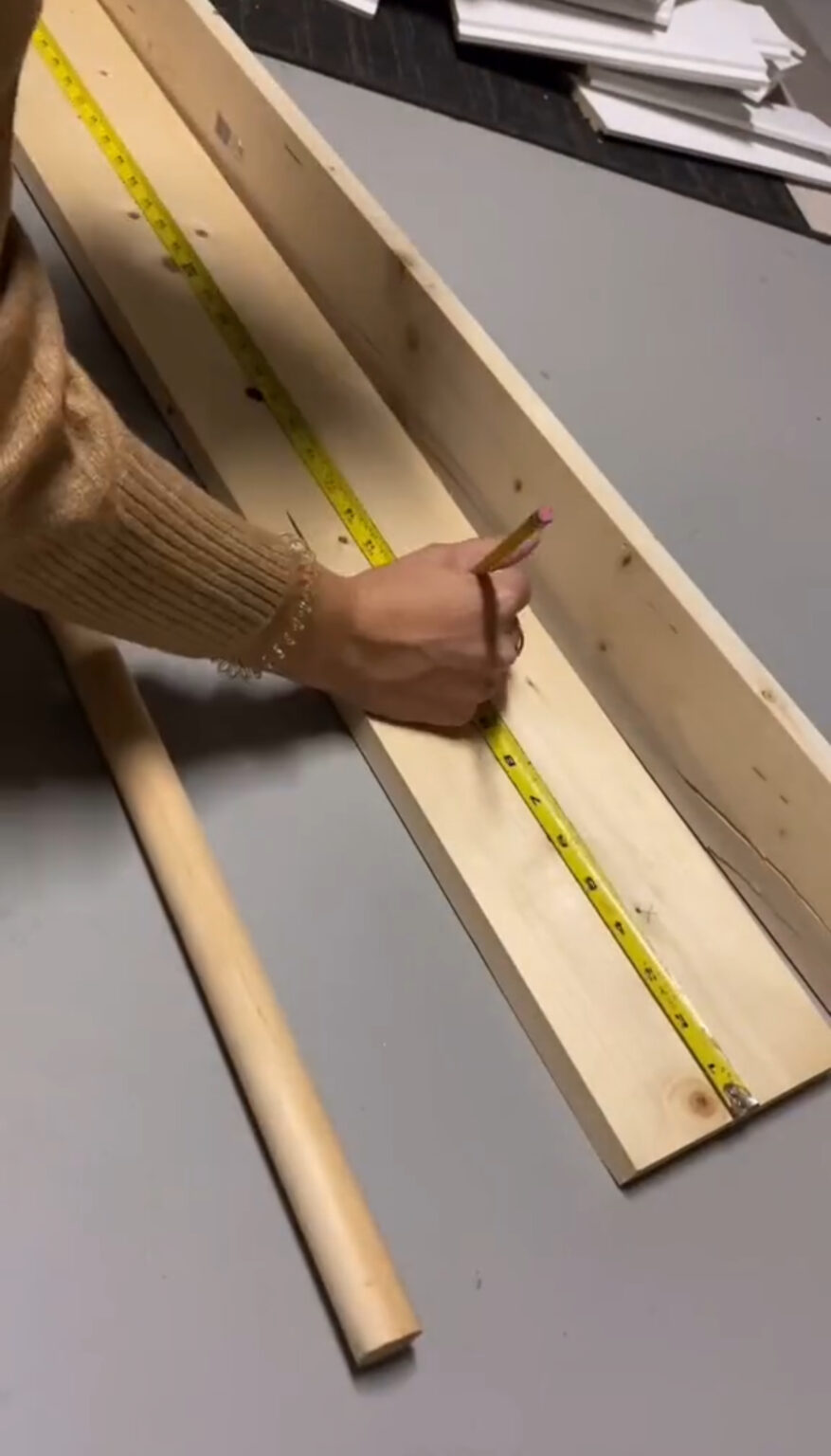 DIY Wood Peg Shelf - Newbuild Newlyweds